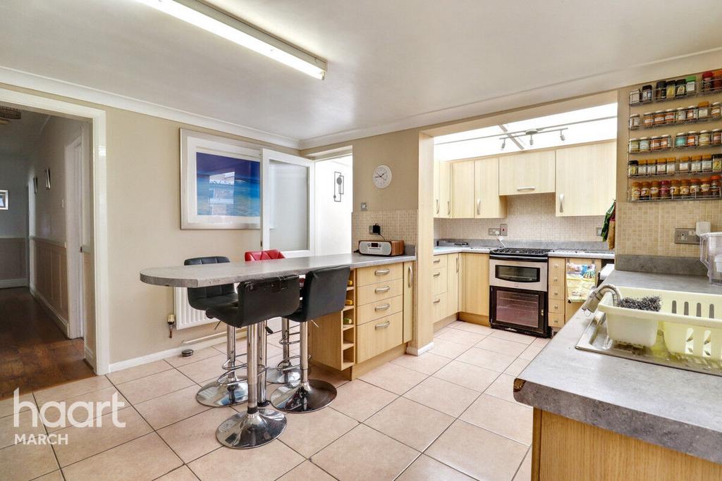 Elm Road, March 3 bed detached bungalow - £280,000