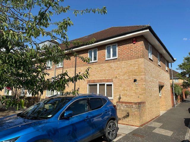 Carmichael Close, Ruislip. HA4 2 bed end of terrace house to rent - £ ...