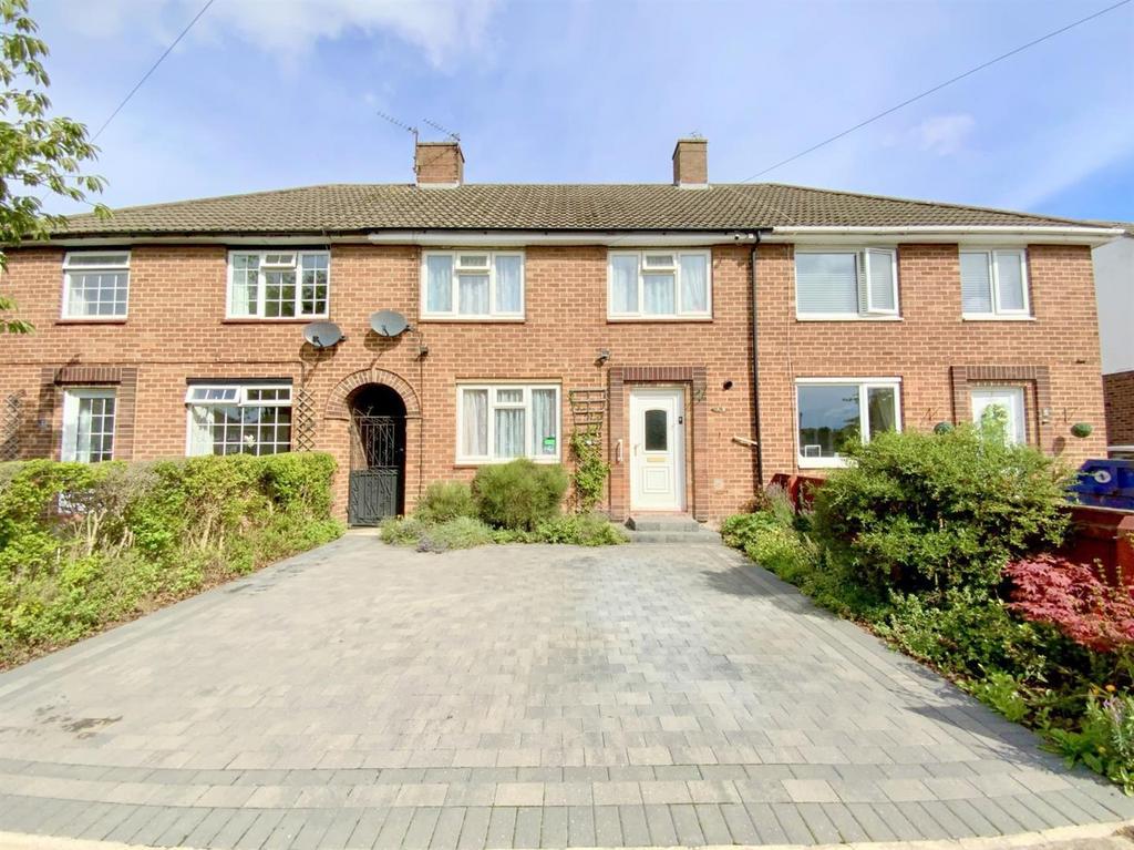 Southwold Crescent, Grimsby 3 bed terraced house - £142,500