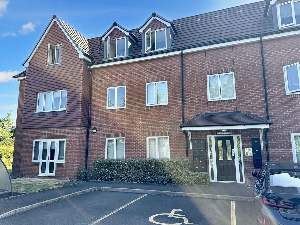 Shooters Hill, Bishops Court, B72 3 bed apartment - £1,450 pcm (£335 pw)