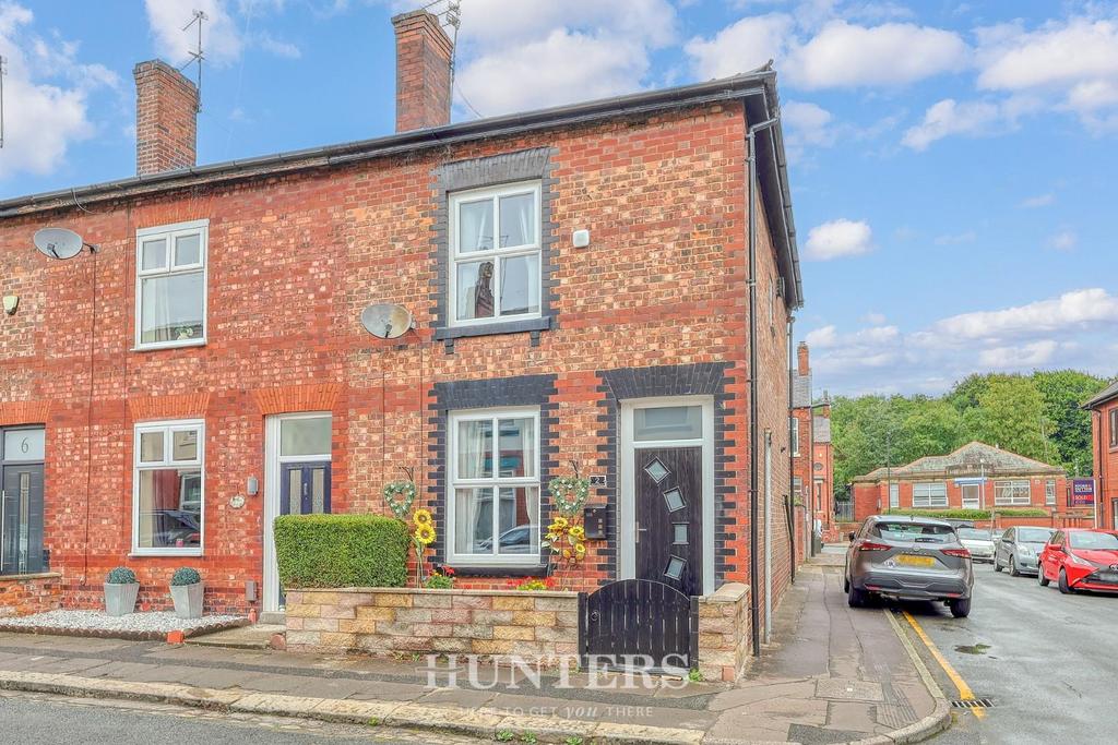 Grey Street, Middleton, Manchester 2 bed end of terrace house - £172,000