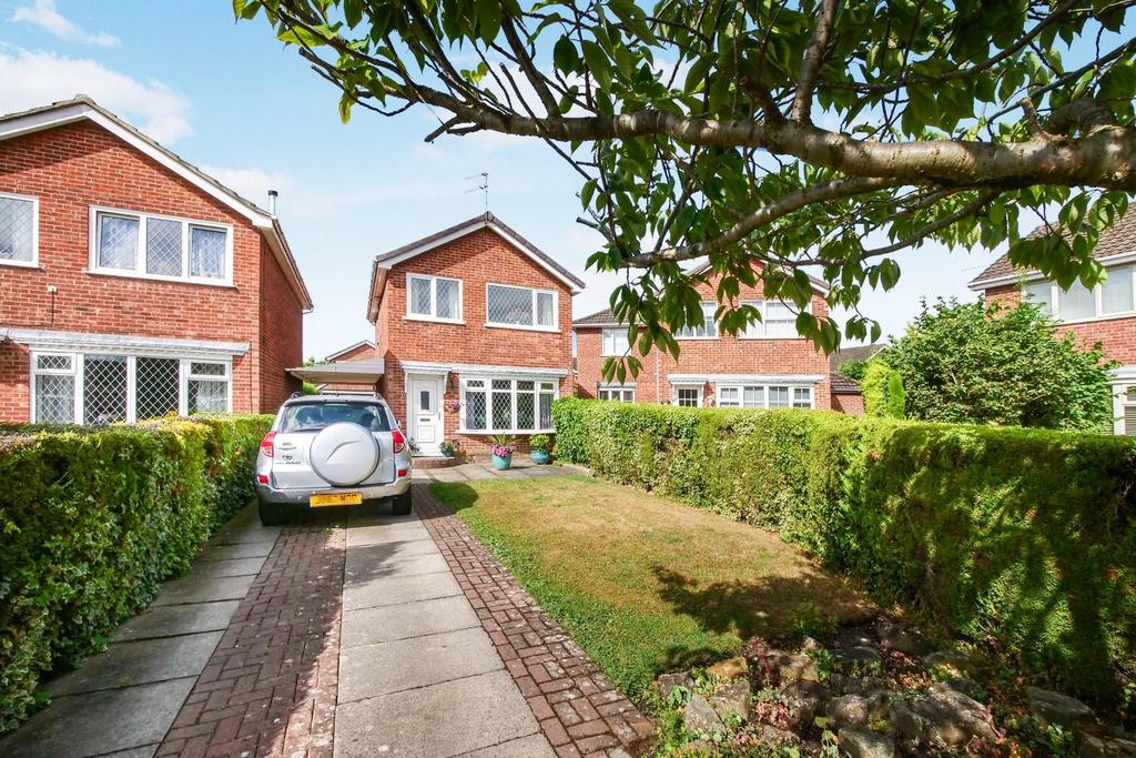 Milton Carr, York 3 bed detached house for sale - £300,000