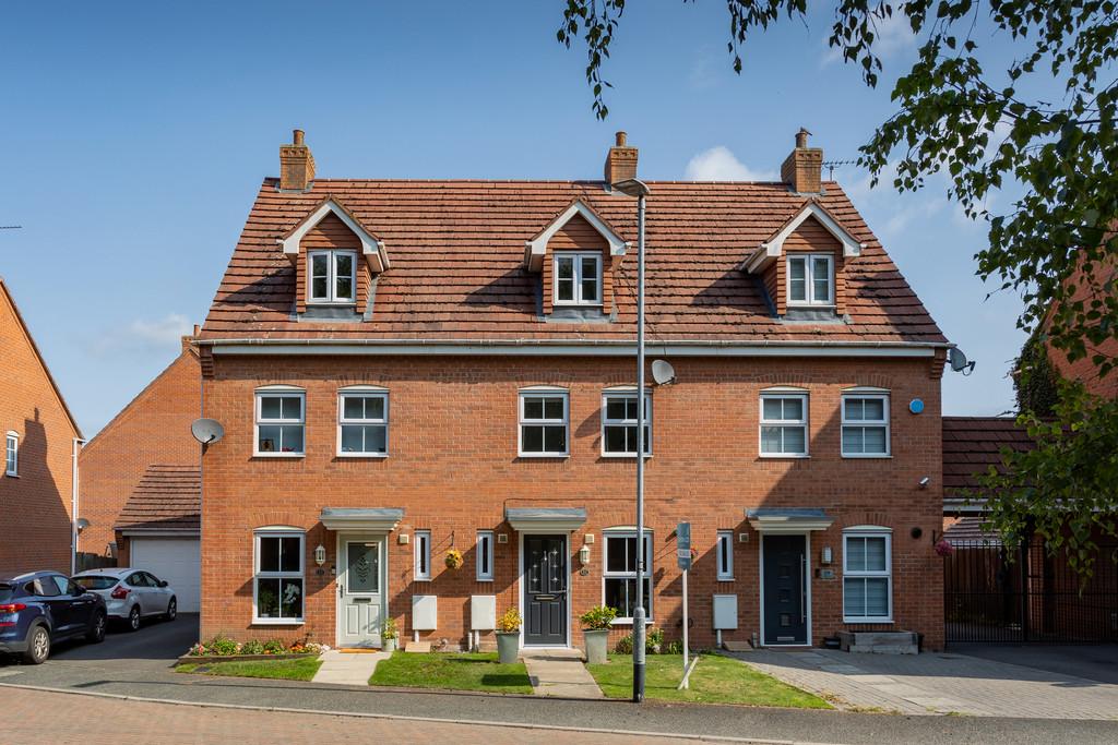 Derbyshire Drive, Derby DE74 3 bed terraced house - £255,000