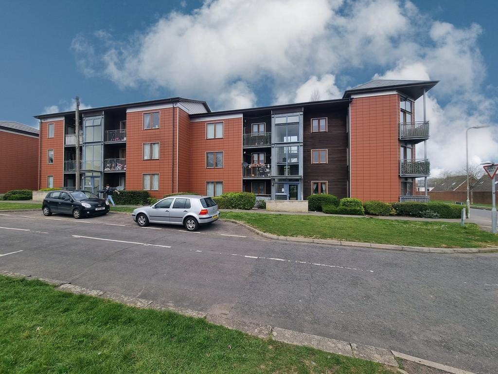 Southview Mews, Basingstoke RG21 2 bed apartment to rent - £1,200 pcm ...