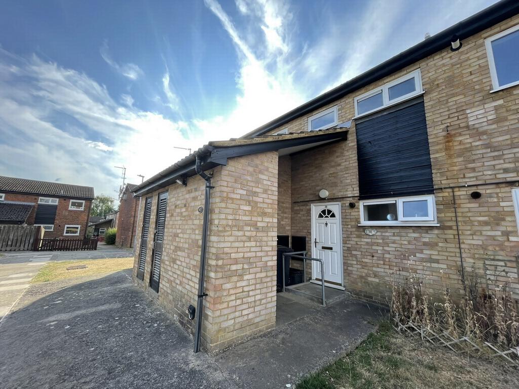 Lullington Close, Luton LU2 1 bed maisonette - £975 pcm (£225 pw)