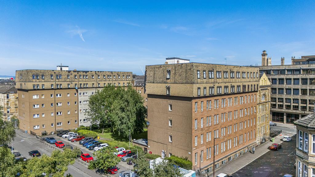 Dorset Square, Glasgow G3 1 bed flat - £115,000