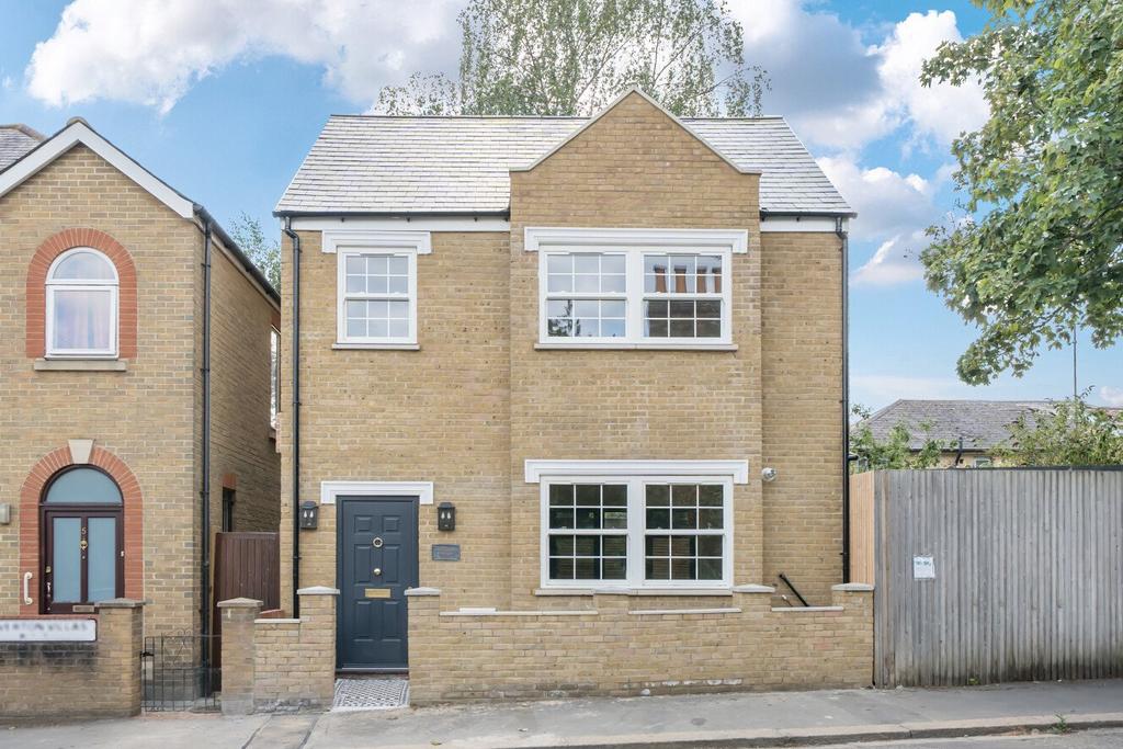 Inverton Road, London, SE15 2 bed detached house for sale - £625,000