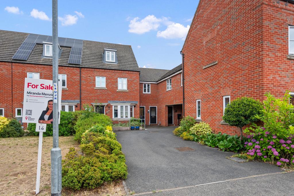Pascal Close, Corby, NN17 2 bed apartment for sale - £140,000