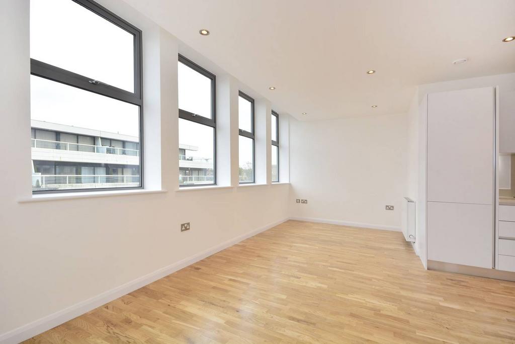 Streatham High Road, Streatham Hill... Studio to rent - £1,675 pcm (£ ...