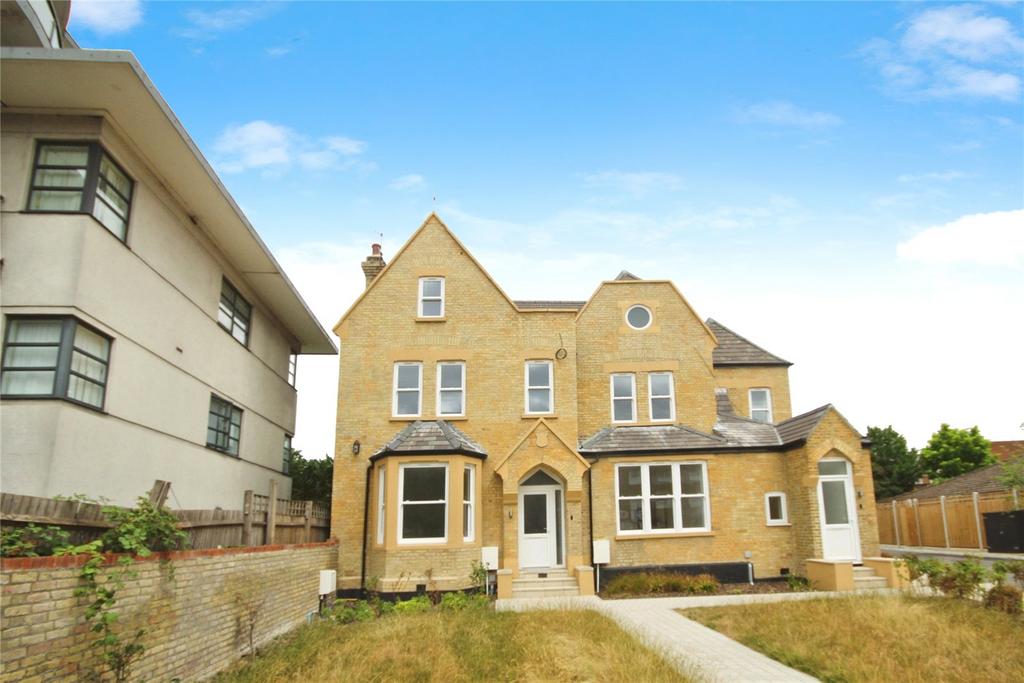 High Road, Chadwell Heath, RM6 3 bed semi-detached house - £2,500 pcm ...