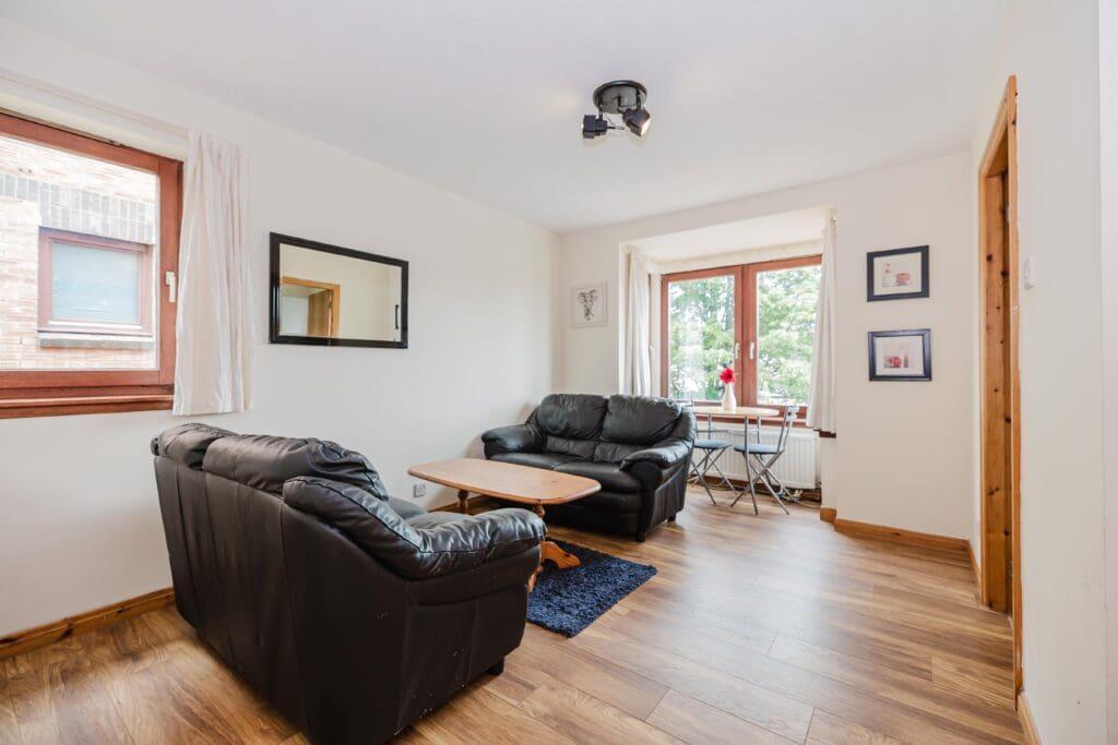 4122L – The Maltings, Keith Place... 1 bed flat - £635 pcm (£147 pw)