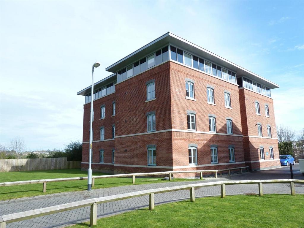 Brunel Court, Truro 2 bed apartment to rent - £1,100 pcm (£254 pw)