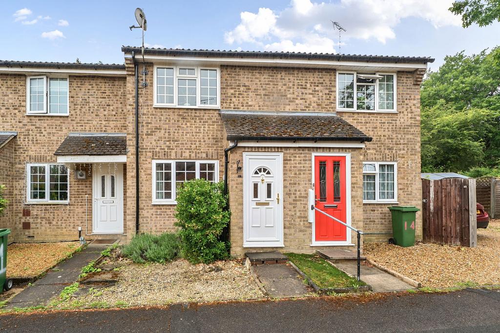 Maybrook, Chineham 2 bed terraced house for sale - £290,000