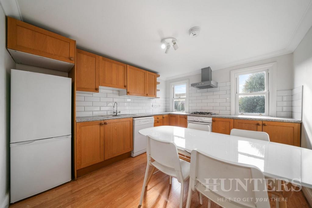 Antill Road, London 3 bed flat - £2,700 pcm (£623 pw)