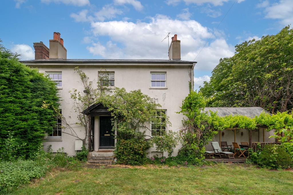 Woodhatch Road, Reigate, RH2 4 bed detached house to rent - £2,500 pcm ...
