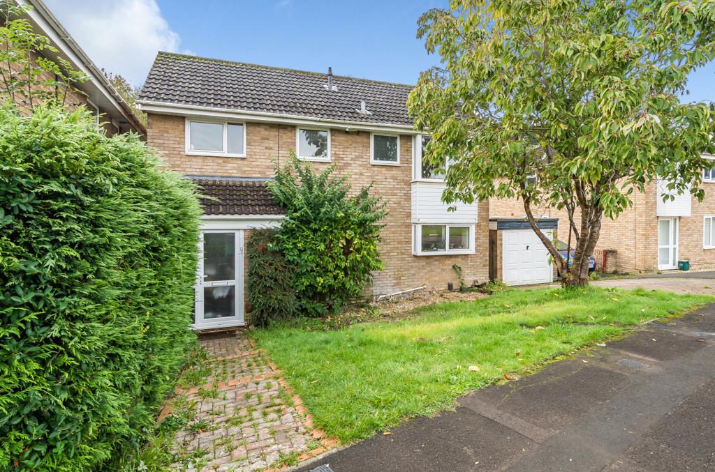 Bodiam Drive, Toothill, Swindon 5 bed detached house for sale - £350,000