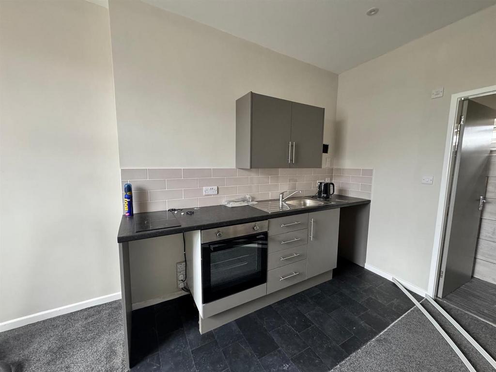 Stafford Street, Walsall 1 bed house to rent - £625 pcm (£144 pw)