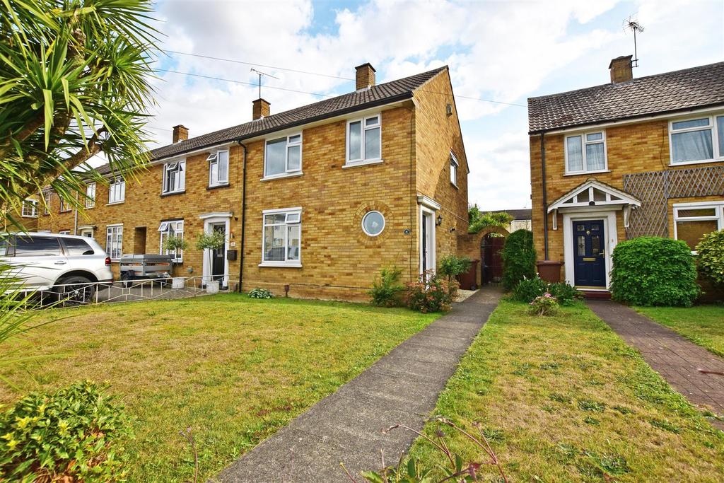 Russells Avenue, Rainham, Gillingham 2 bed end of terrace house - £260,000