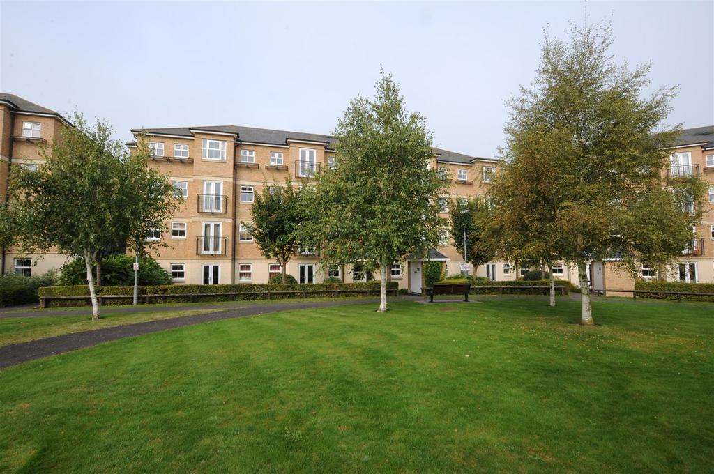 Venneit Close, Roger Dudman Way, Oxford 2 bed flat - £1,800 pcm (£415 pw)