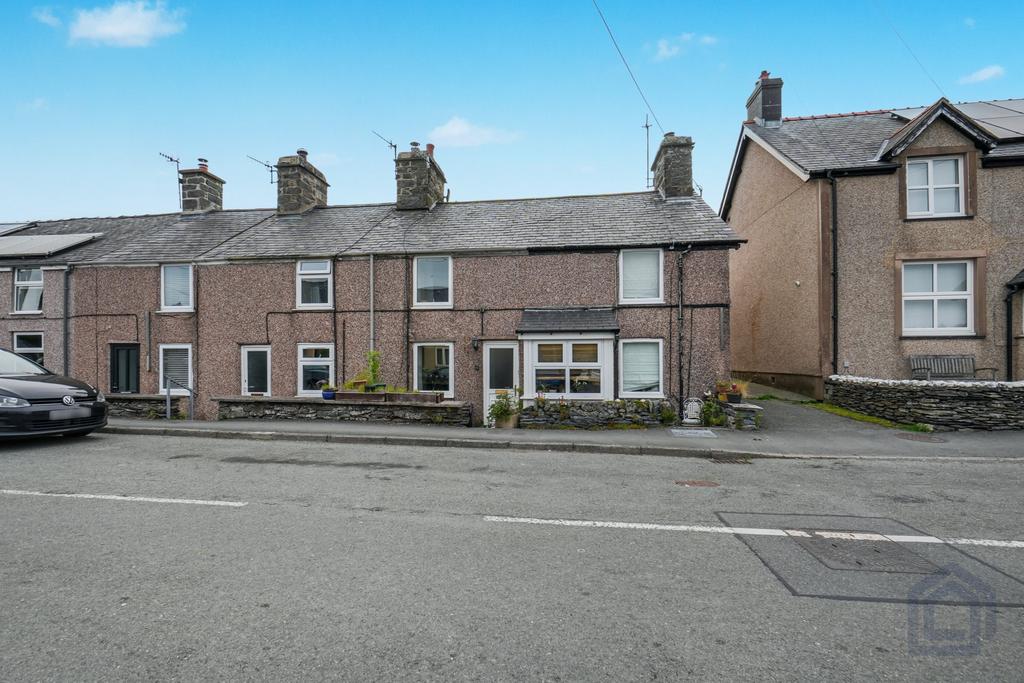 Corwen LL21 2 bed terraced house - £39,000