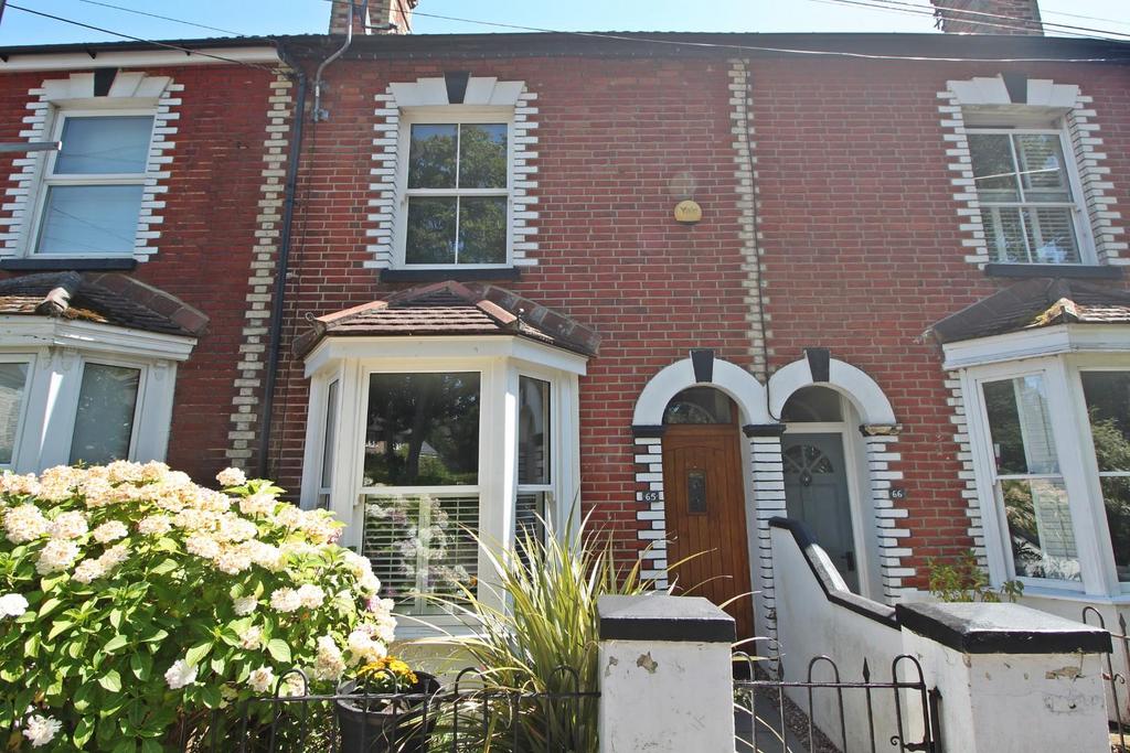 Victoria Road, Netley Abbey, Southampton 2 bed terraced house - £349,000