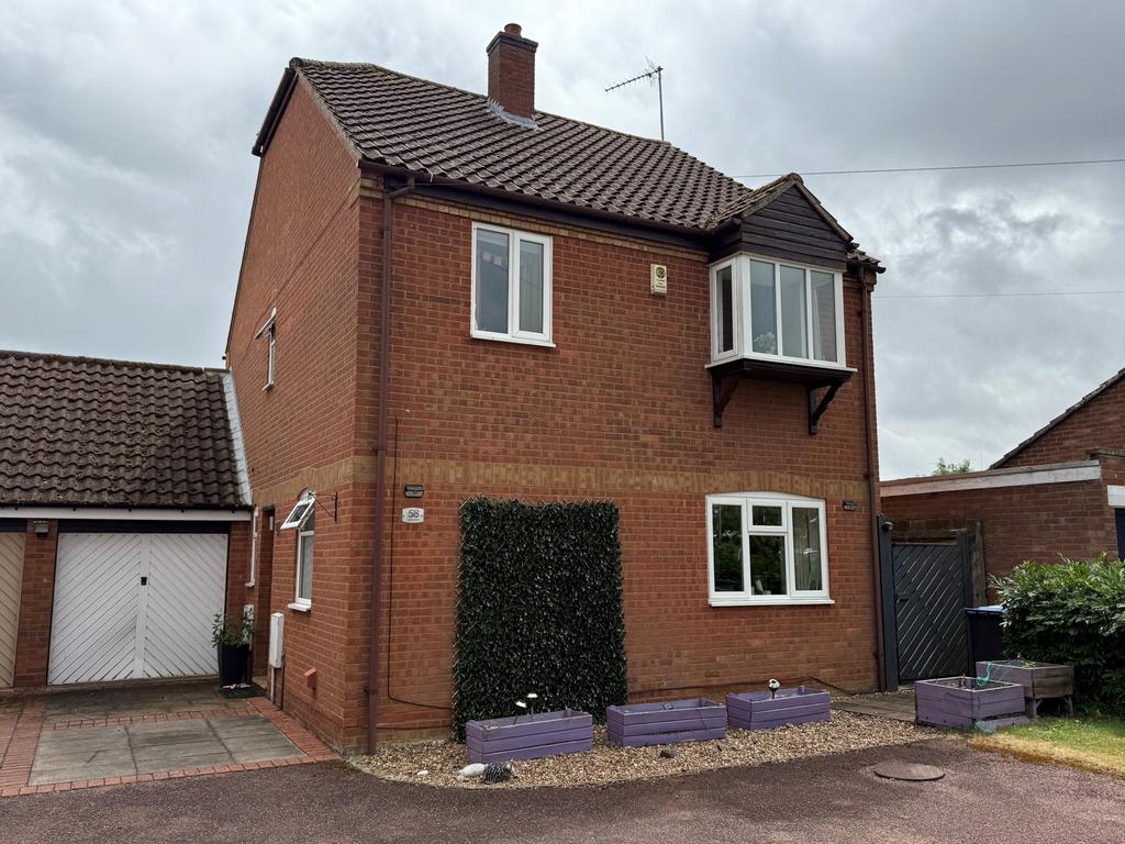 Liberty Drive, Duston, NN5 6TU 4 bed detached house - £350,000