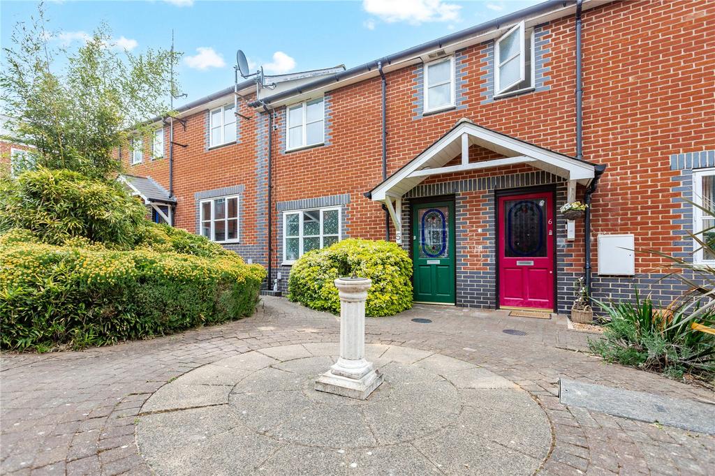 Foremans, Roxwell Road, Chelmsford... 2 bed terraced house - £325,000