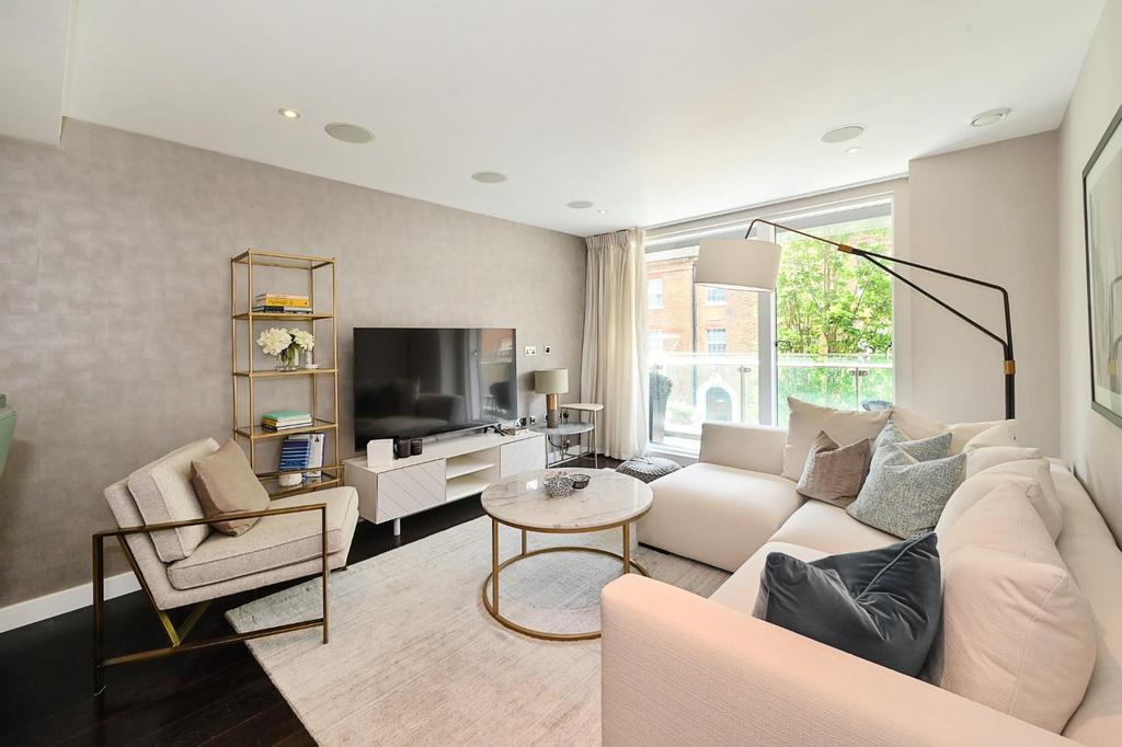 Moore House, Grosvenor Waterside... 2 bed flat - £4,875 pcm (£1,125 pw)