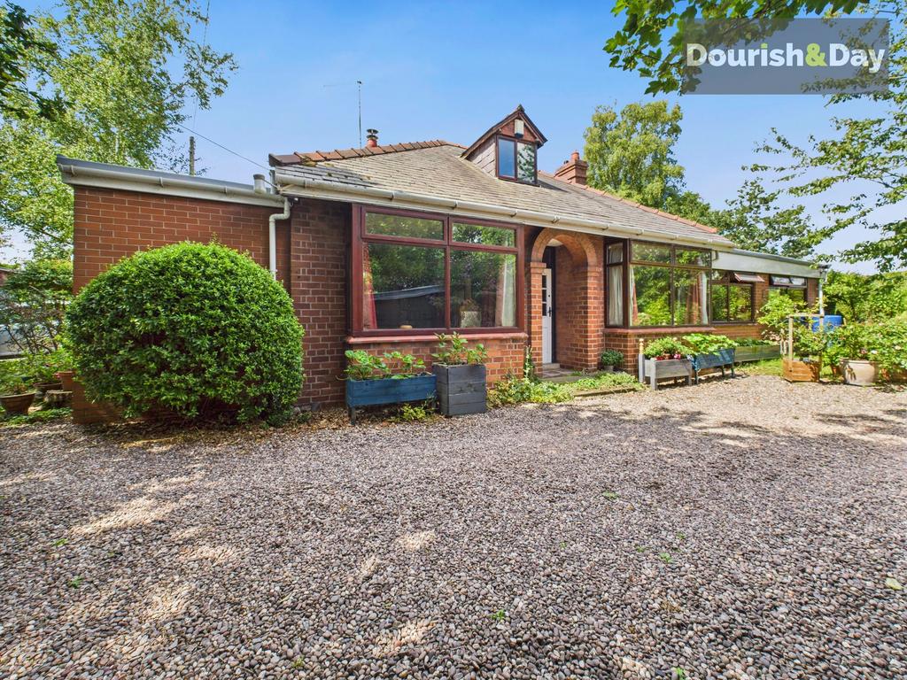 Whitchurch SY13 3 bed detached bungalow for sale - £310,000
