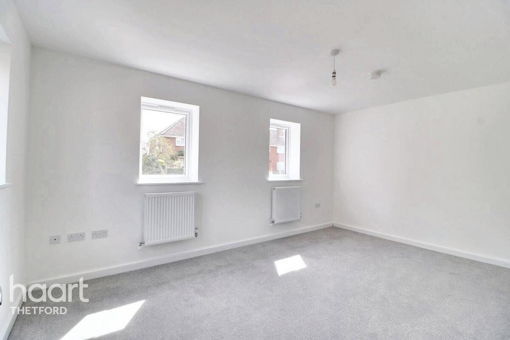 Denmark Lane, Diss 2 bed end of terrace house - £73,750