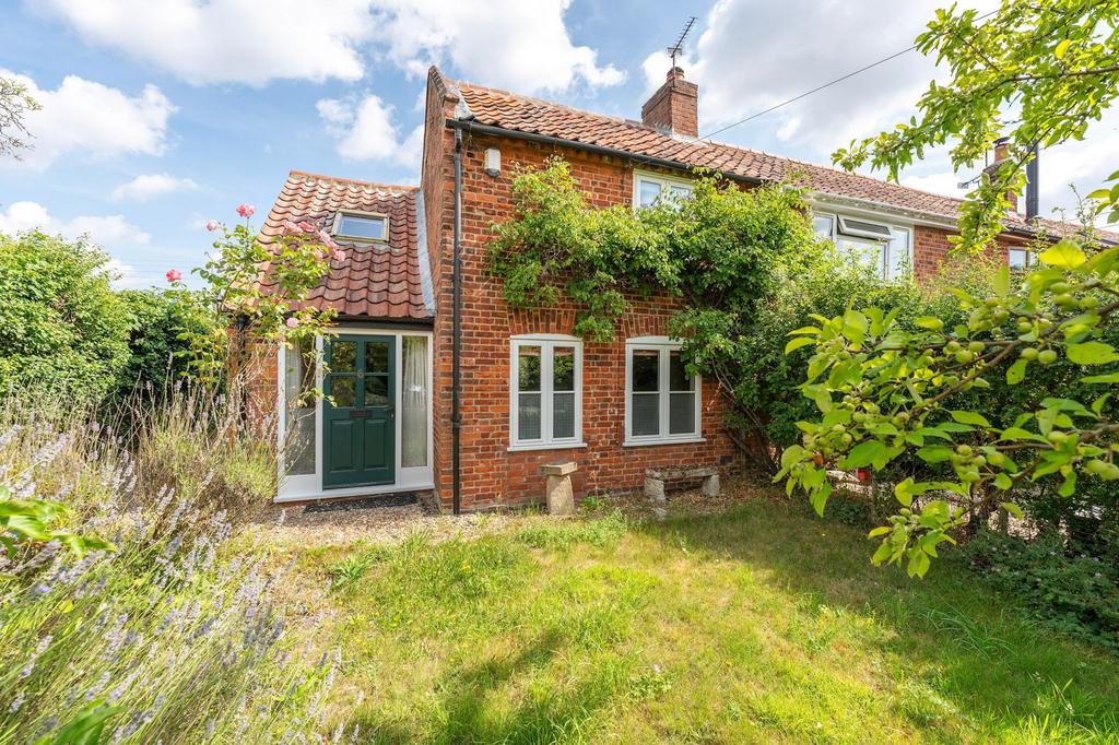 Low Common, Swardeston 2 bed end of terrace house for sale - £270,000
