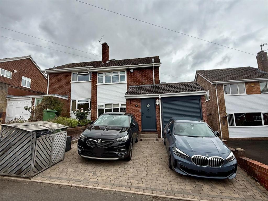 Meadow Way, Wordsley, DY8 5JD 3 bed semi-detached house - £275,000