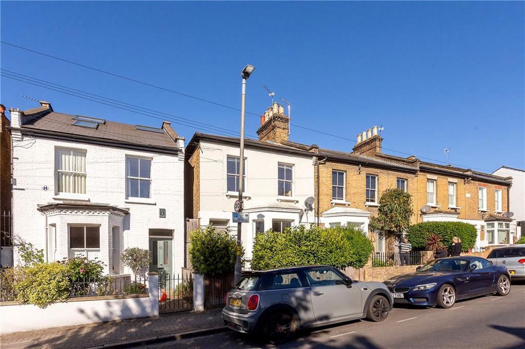 Balham Grove, London SW12 1 bed flat to rent - £2,250 pcm (£519 pw)