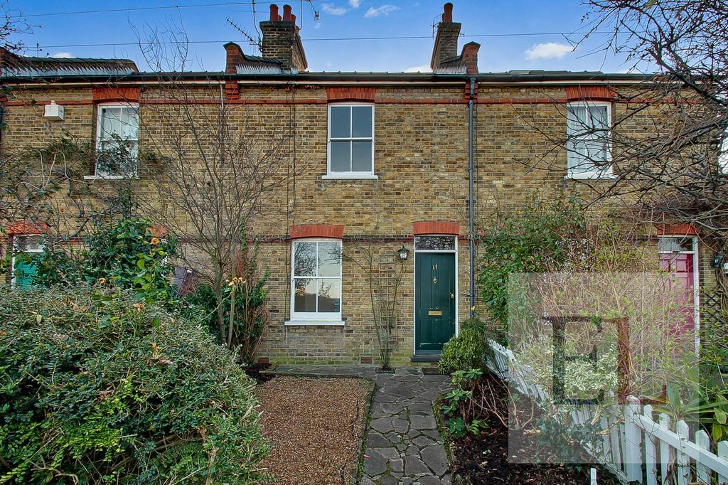 Victoria Terrace, Harrow HA1 2 bed terraced house - £1,800 pcm (£415 pw)
