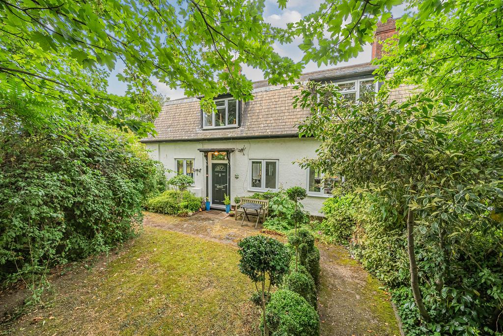 Rotherwas, Hereford HR2 3 bed semi-detached house for sale - £325,000
