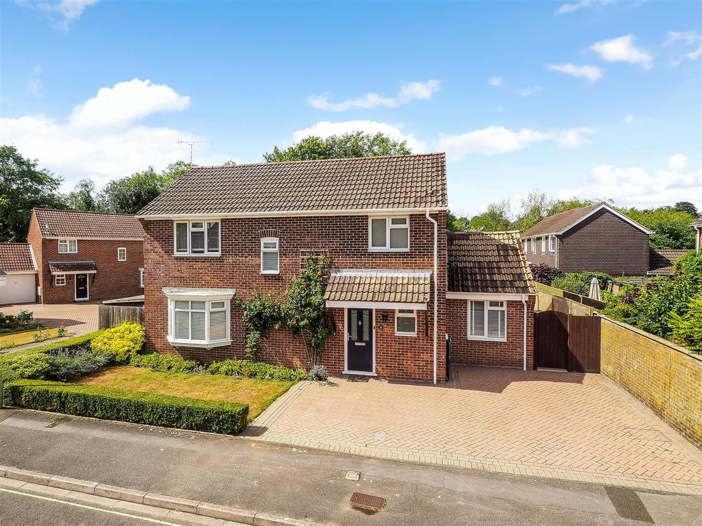 Sainsbury Close, Andover 4 bed detached house for sale - £525,000