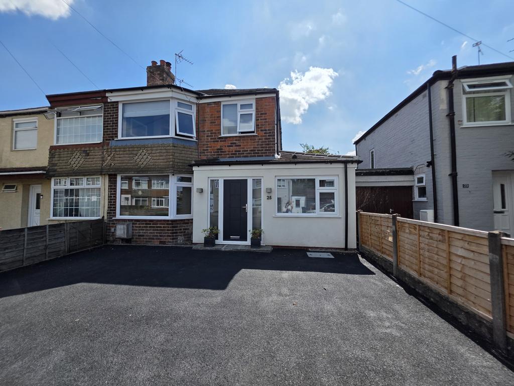 Fonthill Road, Stafford, ST16 3JL 3 bed semi-detached house to rent - £1,250 pcm (£288 pw)