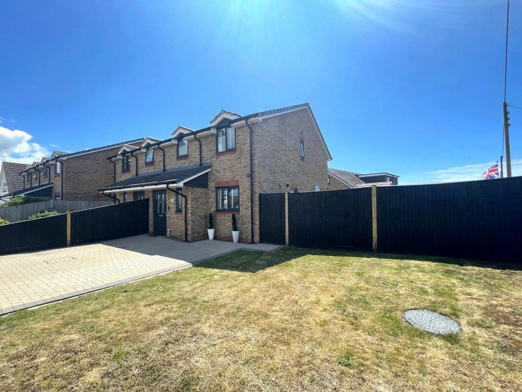 Telscombe Road, Peacehaven, BN10 8AG 3 bed semi-detached house for sale ...