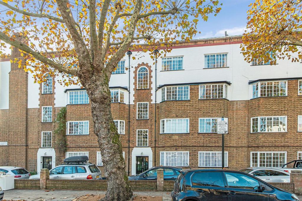 Tollington Court, Finsbury Park 2 bed flat to rent - £2,200 pcm (£508 pw)