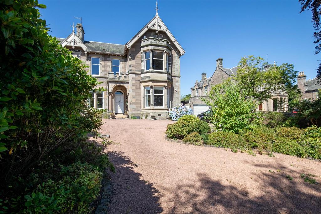 Glasgow Road, Perth 3 bed flat for sale - £299,950
