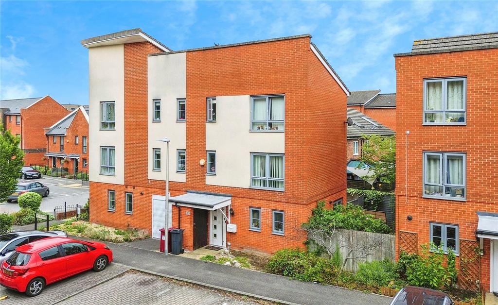 Battle Square, Berkshire RG30 3 bed townhouse - £400,000