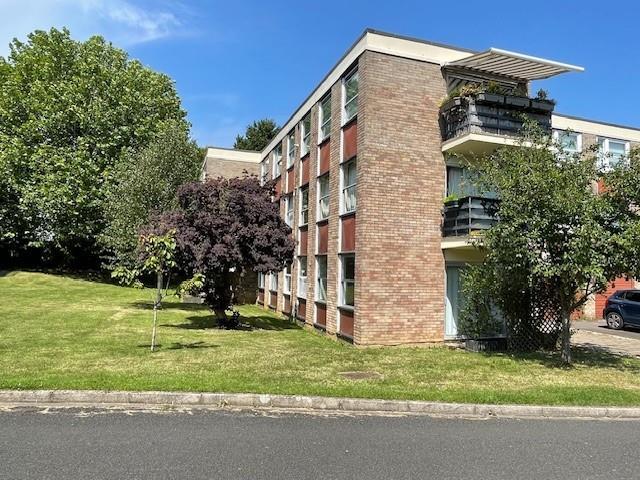 Park Close, Oxford 2 bed apartment - £1,650 pcm (£381 pw)