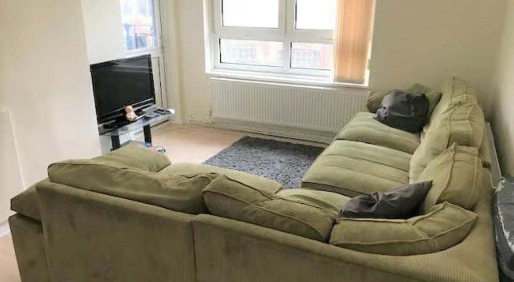 Ladywood Middleway, Birmingham B16 3 bed ground floor flat to rent - £ ...