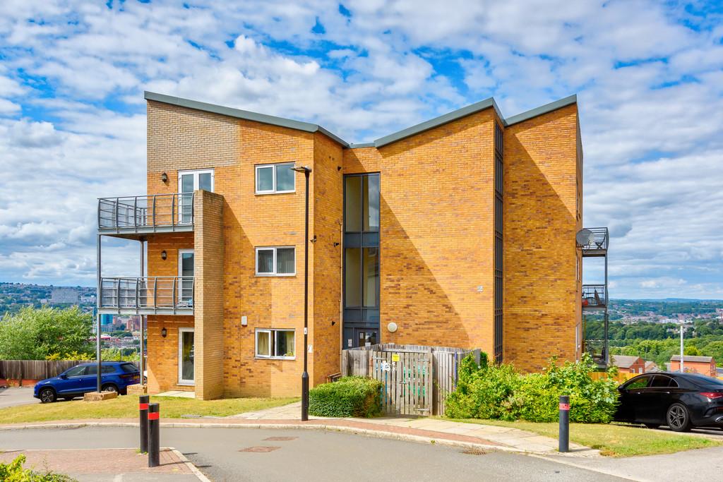 Kenninghall View, Sheffield, S2 3WX 2 bed apartment - £120,000