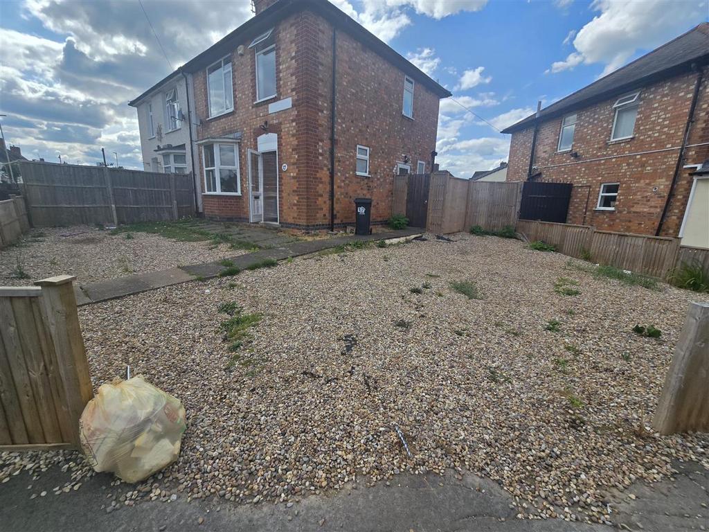 Folville Rise, Leicester 3 bed house - £1,100 pcm (£254 pw)