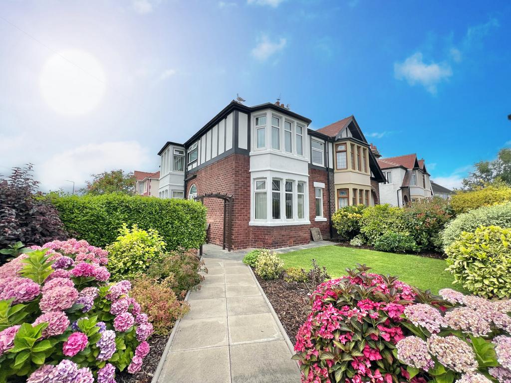 Stanley Avenue, Cleveleys FY5 4 bed semi-detached house for sale - £240,000