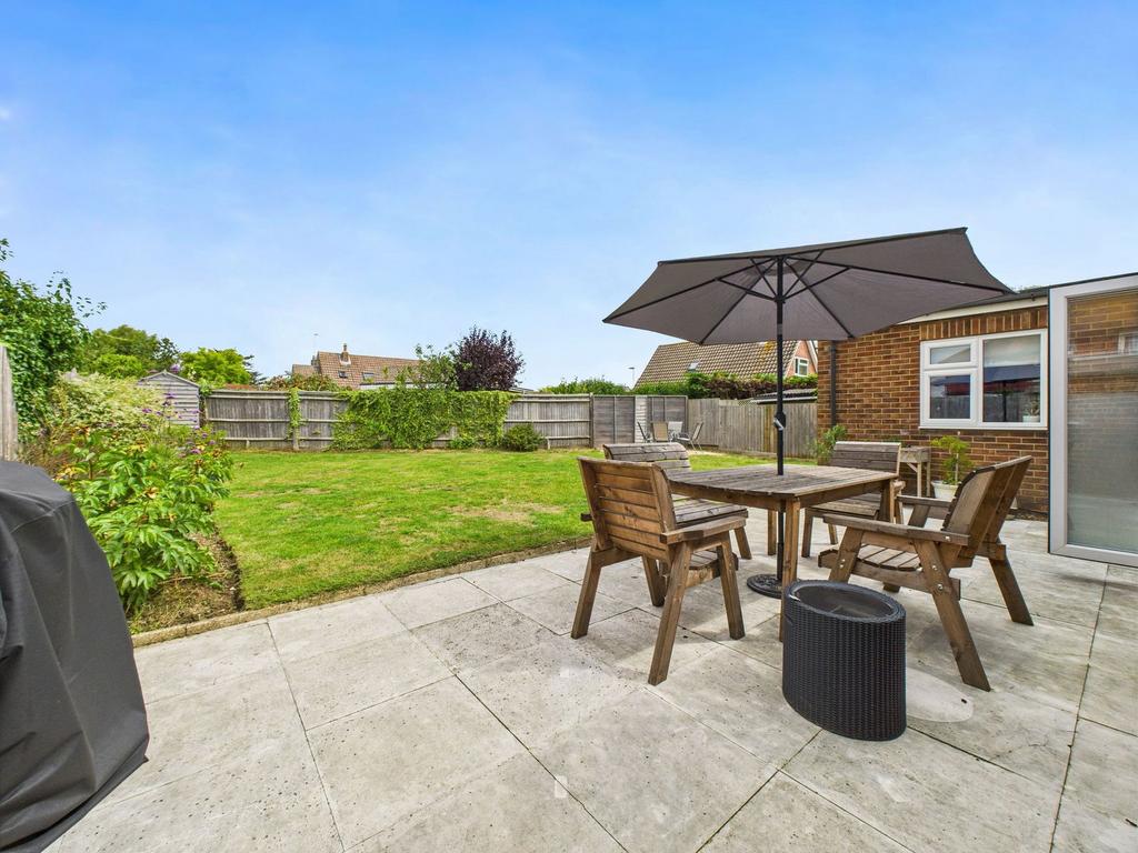 Wiston Avenue, Worthing, BN14 7QX 3 bed detached bungalow - £500,000