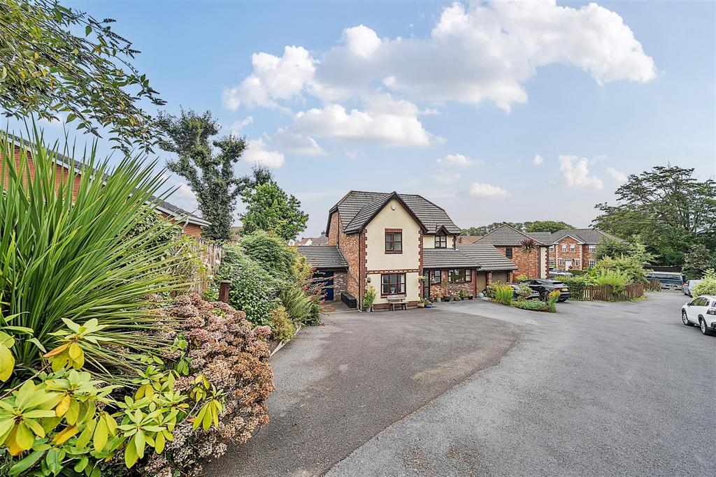Masefield Way, Sketty, Swansea 4 bed detached house for sale - £560,000