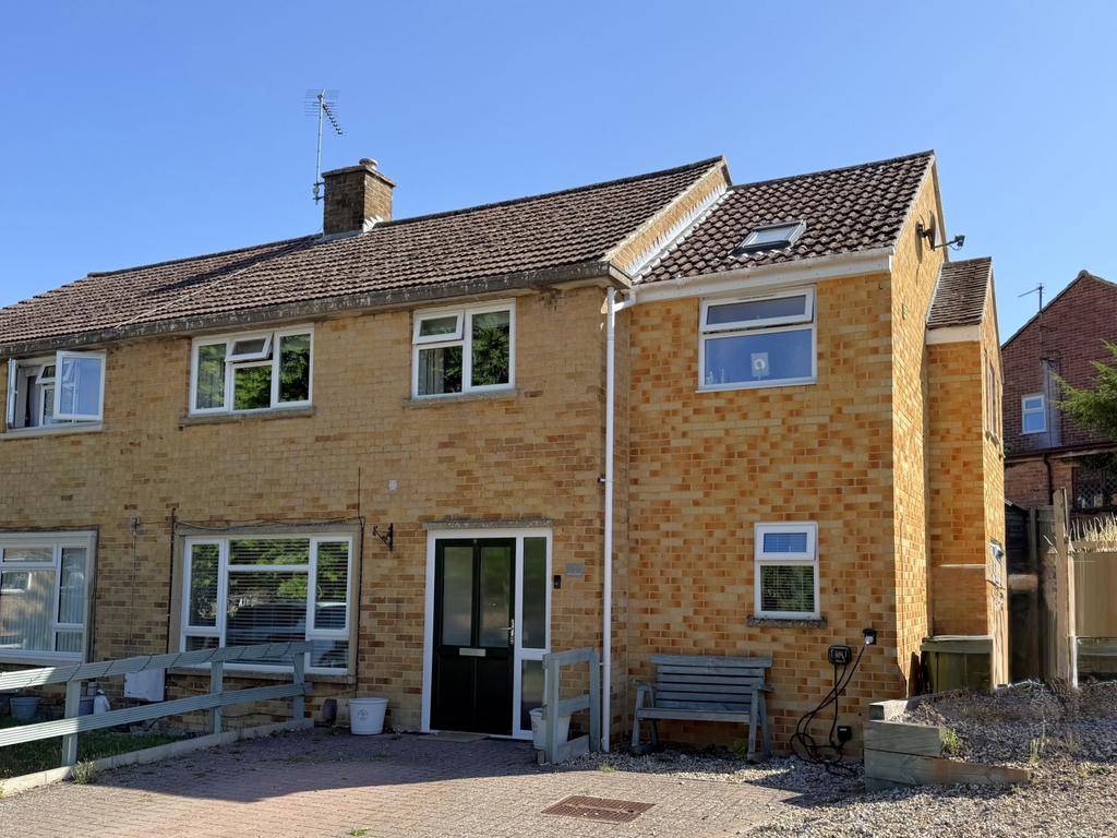 Upthorpe Drive, Wantage 4 bed semi-detached house to rent - £1,700 pcm ...