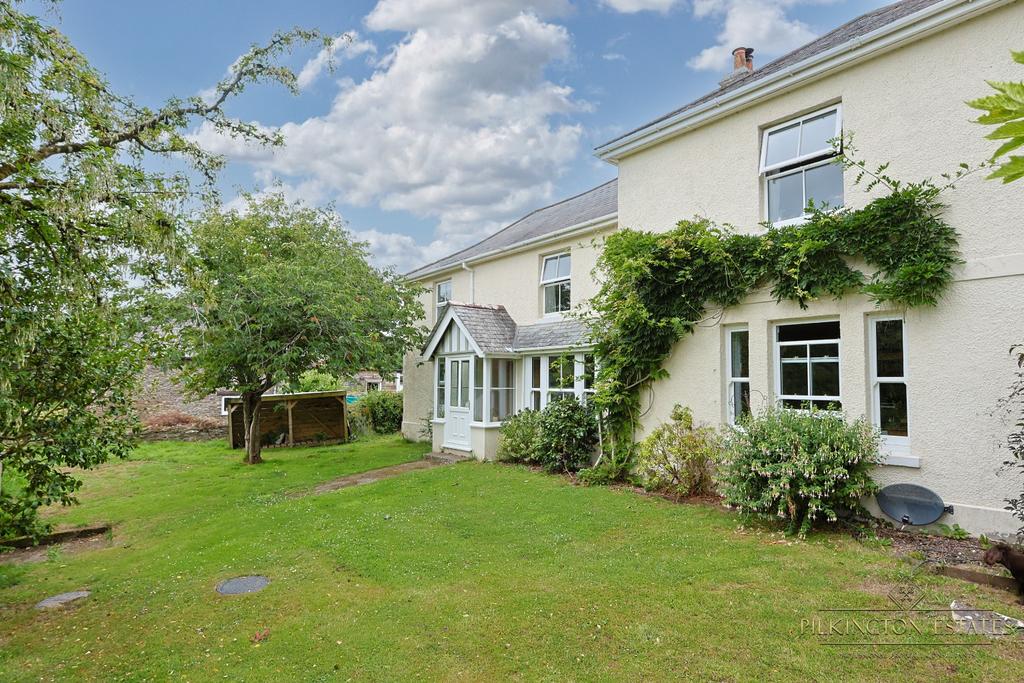Caradon Town, Cornwall PL14 7 bed semi-detached house for sale - £800,000